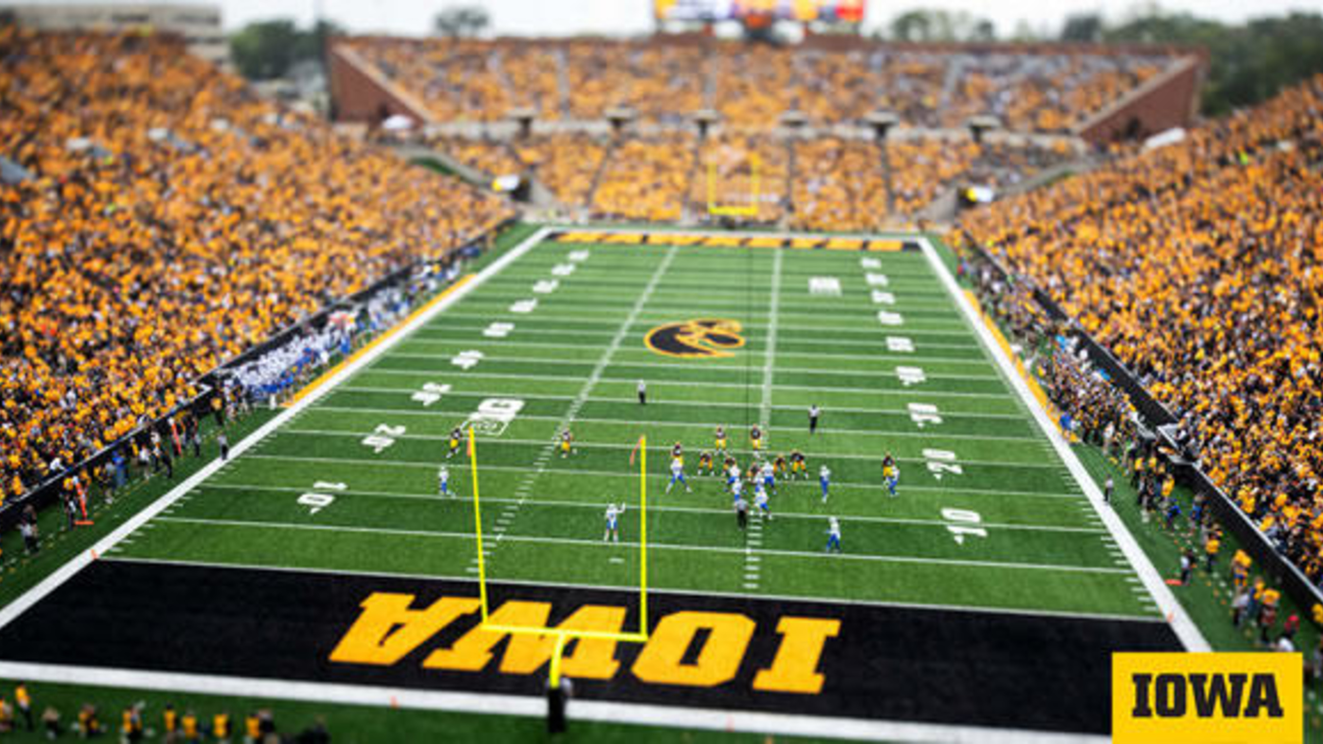 Zoom Backgrounds - Alumni | Tippie College of Business - The University ...